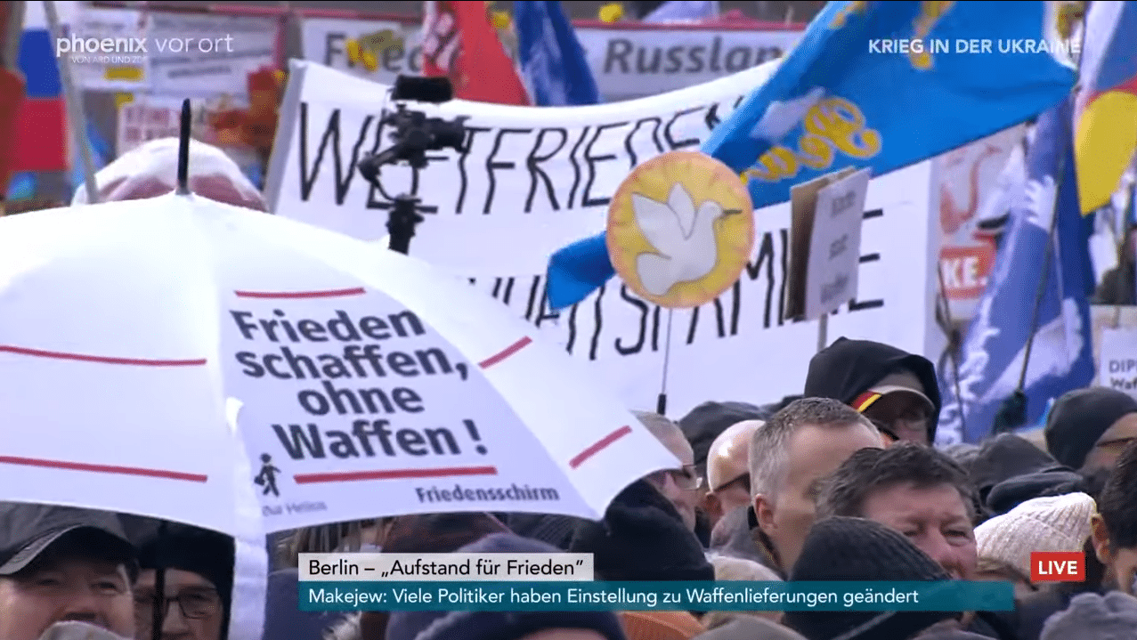 Antikriegsdemos in Deutschland: Gegen die Abnutzungsschlacht - Deutsche ...